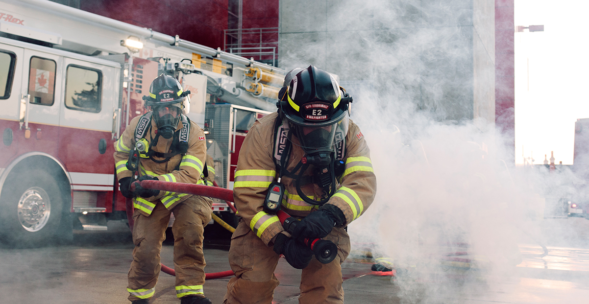 Les pompiers de l’Aéroport international de Calgary choisissent l’AFPC ...
